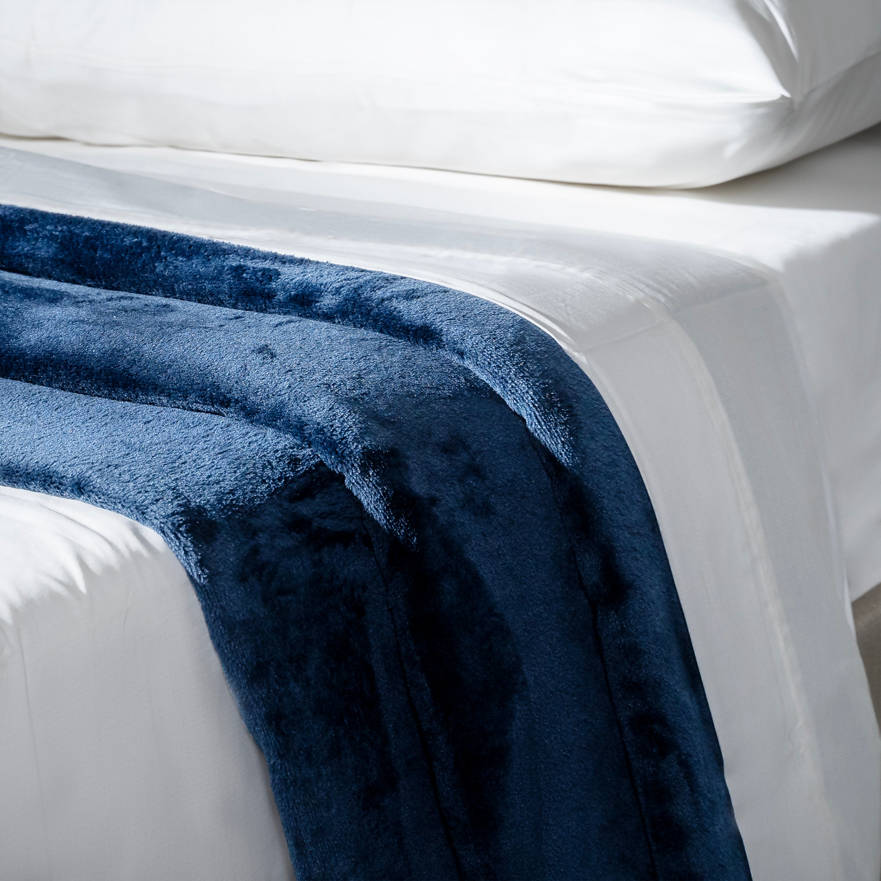 Carnival Home™️ Fleece Luxury Navy Blanket – Carnival Home by Carnival ...
