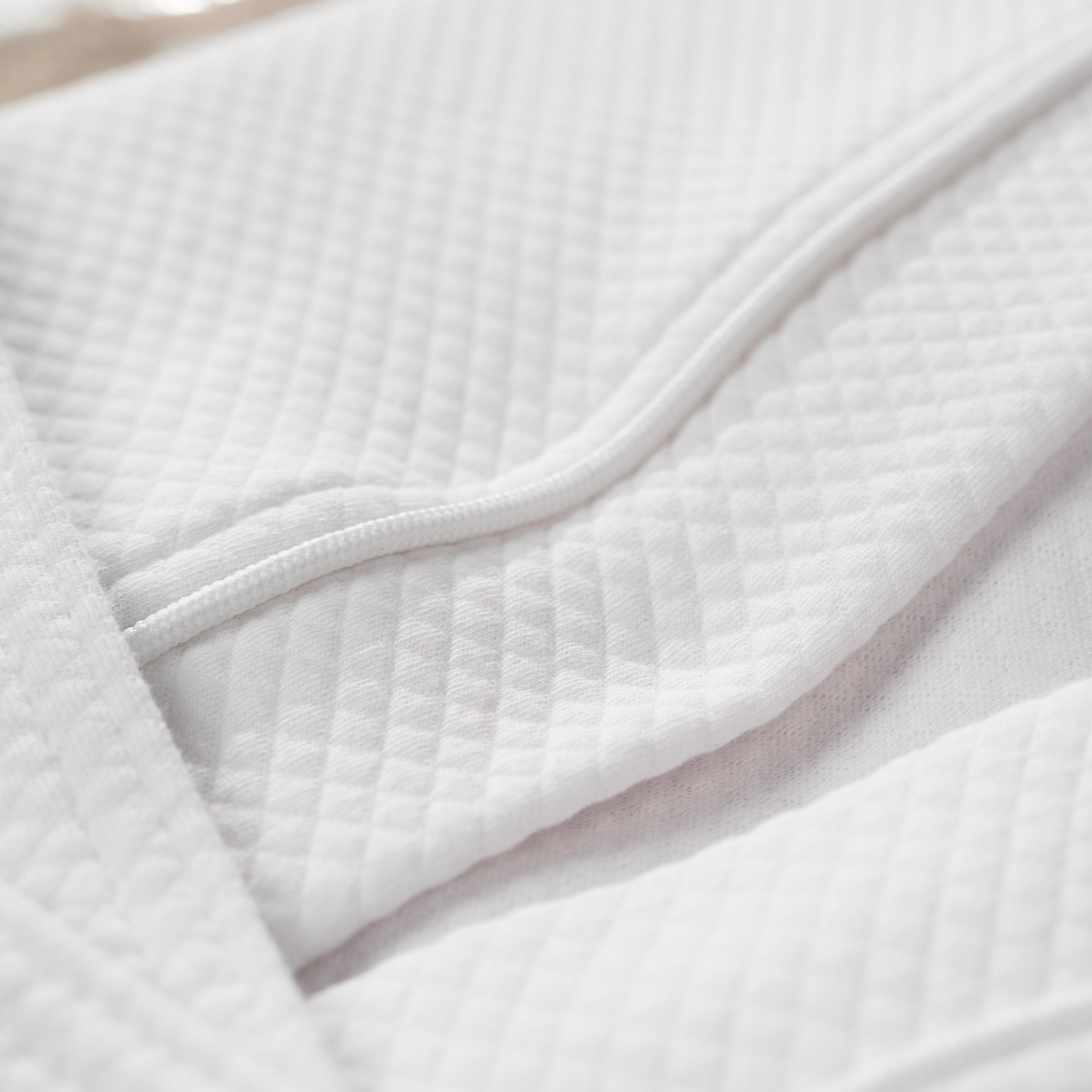 Carnival Home™️ Signature Cruise White Robe – Carnival Home by Carnival ...